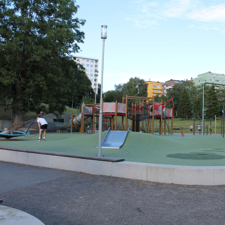 Ta med barna på en lekeplass i Oslo | Se våre 7 anbefalinger
